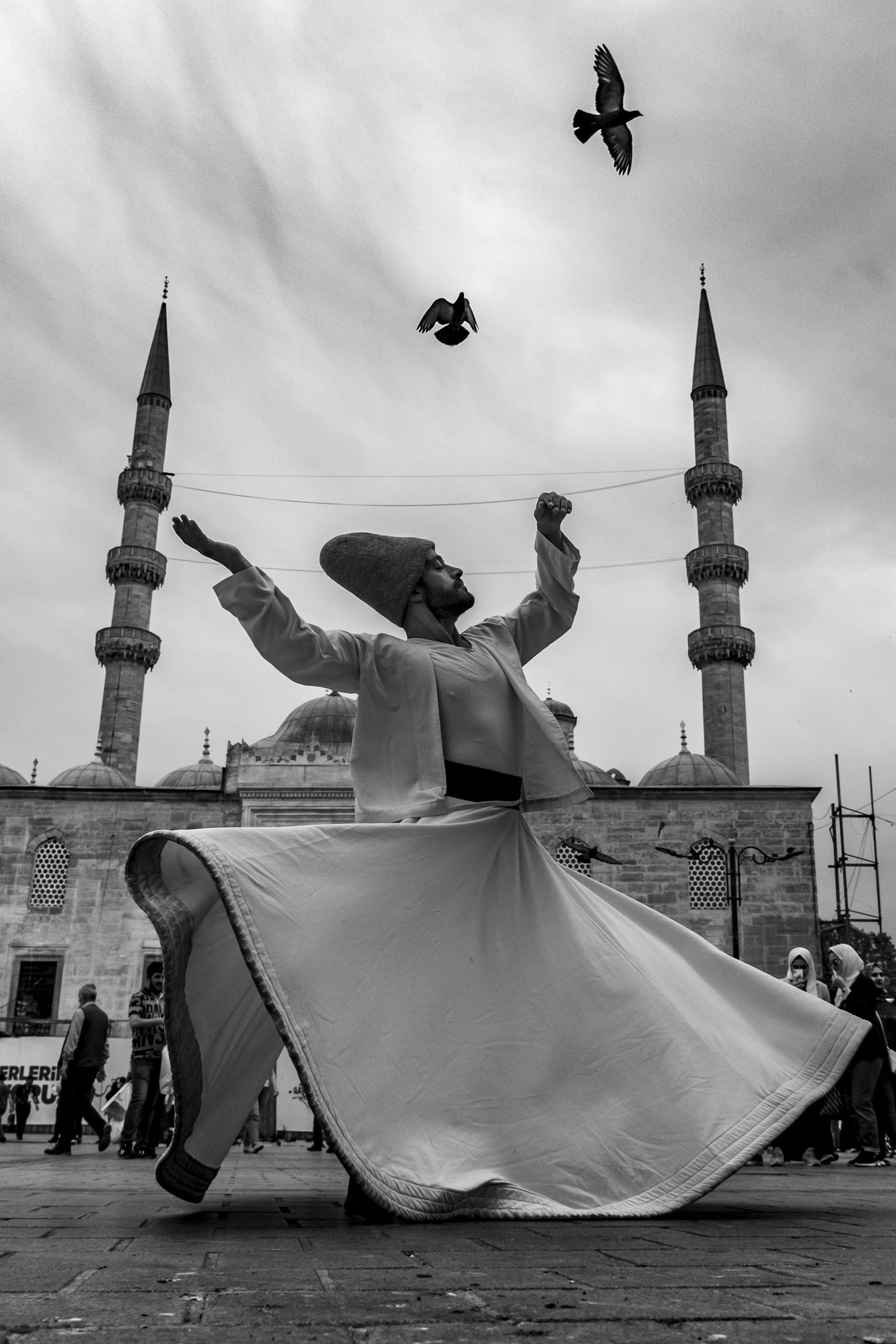 The Intertwined Dance of Art and Architecture